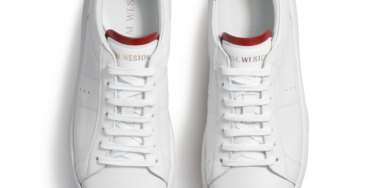 Basket On Time en cuir lisse blanc détails bleus et rouge & J.M. Weston